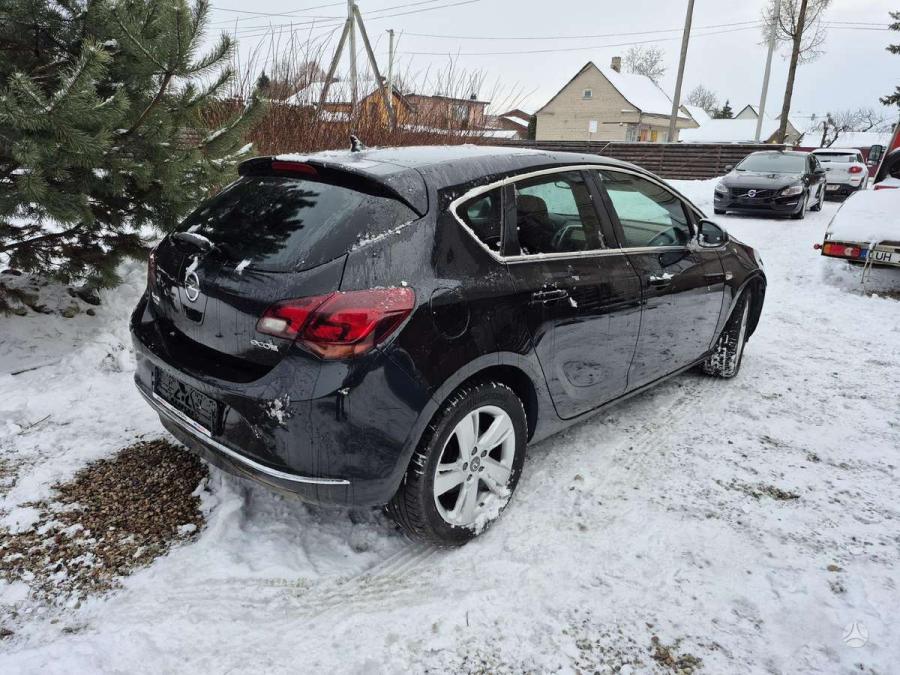Black Opel Astra 2015 in Kaunas, with an engine capacity of 1.60 L and mileage of 252 thousand km for 5500 €, photo 6 on AUTOMOTO.COM.LV