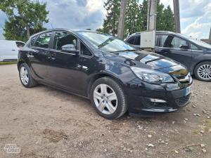 Black Opel Astra 2015 in Klaipeda, with an engine capacity of 1.60 L and mileage of 235 thousand km for 4150 €, photo  on AUTOMOTO.COM.LV