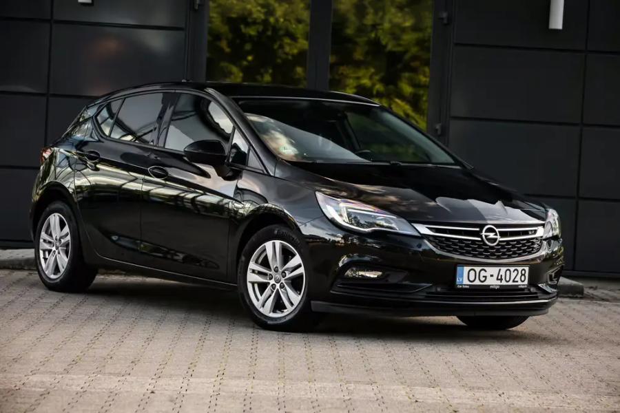 Melns Opel Astra 2016 Jelgava, ar dzinēja tilpumu 1.00 L un nobraukumu 184 tūkst. km par 6950 €, foto 5 vietnē AUTOMOTO.COM.LV