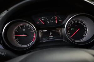 Melns Opel Astra 2016 Jelgava, ar dzinēja tilpumu 1.00 L un nobraukumu 184 tūkst. km par 6950 €, foto 26 vietnē AUTOMOTO.COM.LV