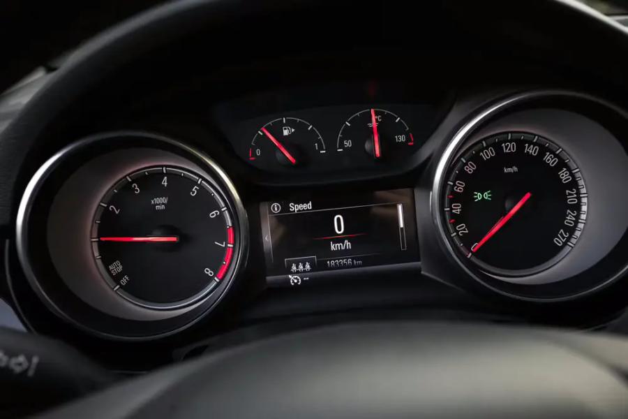 Melns Opel Astra 2016 Jelgava, ar dzinēja tilpumu 1.00 L un nobraukumu 184 tūkst. km par 6950 €, foto 26 vietnē AUTOMOTO.COM.LV