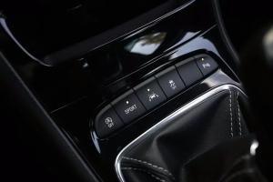 Melns Opel Astra 2016 Jelgava, ar dzinēja tilpumu 1.00 L un nobraukumu 184 tūkst. km par 6950 €, foto 30 vietnē AUTOMOTO.COM.LV