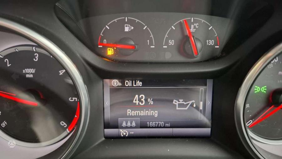 Melns Opel Astra 2016 Šauļi, ar dzinēja tilpumu 1.60 L un nobraukumu 167 tūkst. km par 2999 €, foto 16 vietnē AUTOMOTO.COM.LV