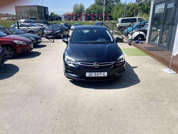Black Opel Astra 2016 in Klaipeda, with an engine capacity of 1.60 L and mileage of 224 thousand km for 4849 €, photo 1 on AUTOMOTO.COM.LV