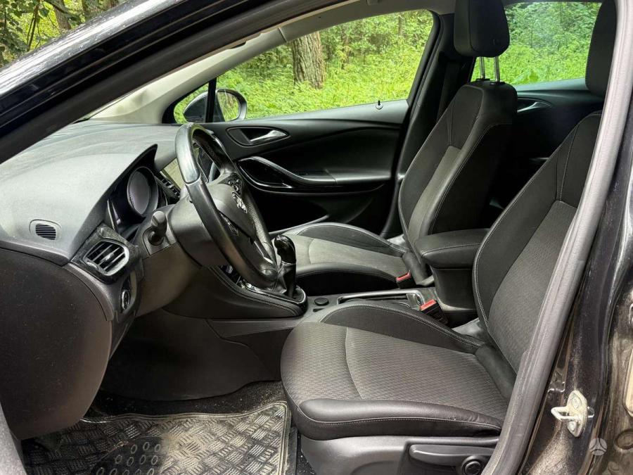 Melns Opel Astra 2016 Tauragė, ar dzinēja tilpumu 1.60 L un nobraukumu 179 tūkst. km par 4600 €, foto 10 vietnē AUTOMOTO.COM.LV