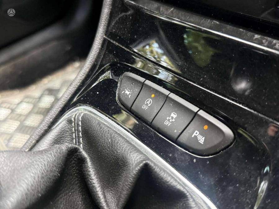 Melns Opel Astra 2016 Tauragė, ar dzinēja tilpumu 1.60 L un nobraukumu 179 tūkst. km par 4600 €, foto 21 vietnē AUTOMOTO.COM.LV