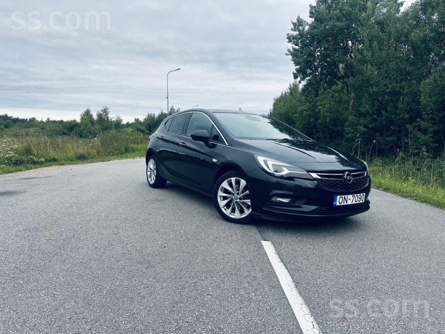 Black Opel Astra 2016 in Tukums, with an engine capacity of 1.60 L and mileage of 265 thousand km for 5700 €, photo 3 on AUTOMOTO.COM.LV