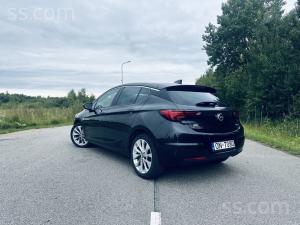 Black Opel Astra 2016 in Tukums, with an engine capacity of 1.60 L and mileage of 265 thousand km for 5700 €, photo 4 on AUTOMOTO.COM.LV