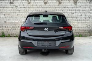 Black Opel Astra 2016 in Liepaja, with an engine capacity of 1.60 L and mileage of 333 thousand km for 6500 €, photo 4 on AUTOMOTO.COM.LV
