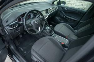 Black Opel Astra 2016 in Liepaja, with an engine capacity of 1.60 L and mileage of 333 thousand km for 6500 €, photo 12 on AUTOMOTO.COM.LV
