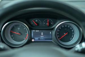 Black Opel Astra 2016 in Liepaja, with an engine capacity of 1.60 L and mileage of 333 thousand km for 6500 €, photo 19 on AUTOMOTO.COM.LV