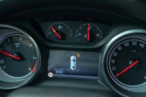 Black Opel Astra 2016 in Liepaja, with an engine capacity of 1.60 L and mileage of 333 thousand km for 6500 €, photo 23 on AUTOMOTO.COM.LV