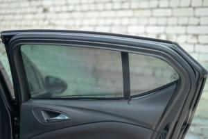 Black Opel Astra 2016 in Liepaja, with an engine capacity of 1.60 L and mileage of 333 thousand km for 6500 €, photo 32 on AUTOMOTO.COM.LV