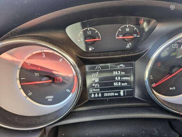 Melns Opel Astra 2016 Palanga, ar dzinēja tilpumu 1.60 L un nobraukumu 253 tūkst. km par 5100 €, foto 5 vietnē AUTOMOTO.COM.LV
