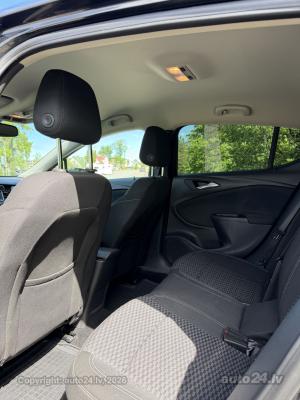Black Opel Astra 2017 in Rakvere, with an engine capacity of 1.40 L and mileage of 138 thousand km for 8900 €, photo 7 on AUTOMOTO.COM.LV