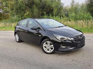 Black Opel Astra 2017 in Kaunas, with an engine capacity of 1.60 L and mileage of 260 thousand km for 5989 €, photo 4 on AUTOMOTO.COM.LV