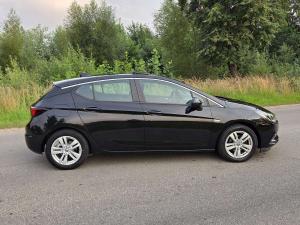 Black Opel Astra 2017 in Kaunas, with an engine capacity of 1.60 L and mileage of 260 thousand km for 5989 €, photo 5 on AUTOMOTO.COM.LV
