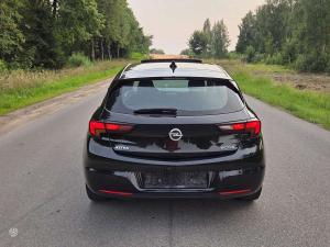 Black Opel Astra 2017 in Kaunas, with an engine capacity of 1.60 L and mileage of 260 thousand km for 5989 €, photo 7 on AUTOMOTO.COM.LV