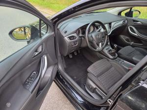 Black Opel Astra 2017 in Kaunas, with an engine capacity of 1.60 L and mileage of 260 thousand km for 5989 €, photo 10 on AUTOMOTO.COM.LV