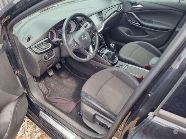 Melns Opel Astra 2017 Alīta, ar dzinēja tilpumu 1.60 L un nobraukumu 169 tūkst. km par 3900 €, foto 10 vietnē AUTOMOTO.COM.LV