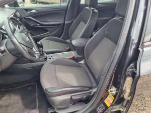 Melns Opel Astra 2017 Alīta, ar dzinēja tilpumu 1.60 L un nobraukumu 169 tūkst. km par 3900 €, foto 12 vietnē AUTOMOTO.COM.LV