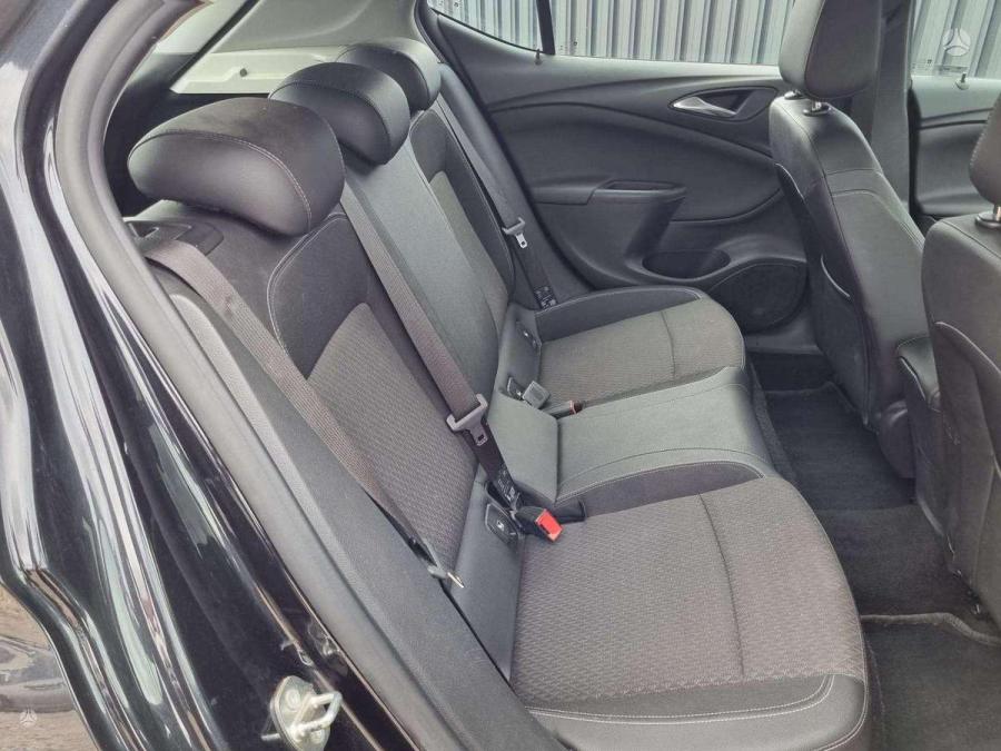 Melns Opel Astra 2017 Alīta, ar dzinēja tilpumu 1.60 L un nobraukumu 169 tūkst. km par 3900 €, foto 13 vietnē AUTOMOTO.COM.LV