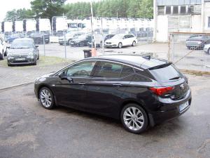 Black Opel Astra 2017 in Vilnius, with an engine capacity of 1.60 L and mileage of 191 thousand km for 7599 €, photo 5 on AUTOMOTO.COM.LV