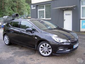 Black Opel Astra 2017 in Vilnius, with an engine capacity of 1.60 L and mileage of 191 thousand km for 7599 €, photo 7 on AUTOMOTO.COM.LV