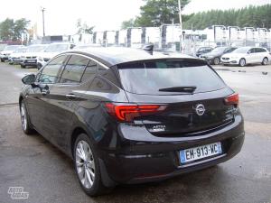 Black Opel Astra 2017 in Vilnius, with an engine capacity of 1.60 L and mileage of 191 thousand km for 7599 €, photo 9 on AUTOMOTO.COM.LV