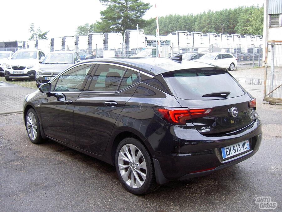 Black Opel Astra 2017 in Vilnius, with an engine capacity of 1.60 L and mileage of 191 thousand km for 7599 €, photo 11 on AUTOMOTO.COM.LV