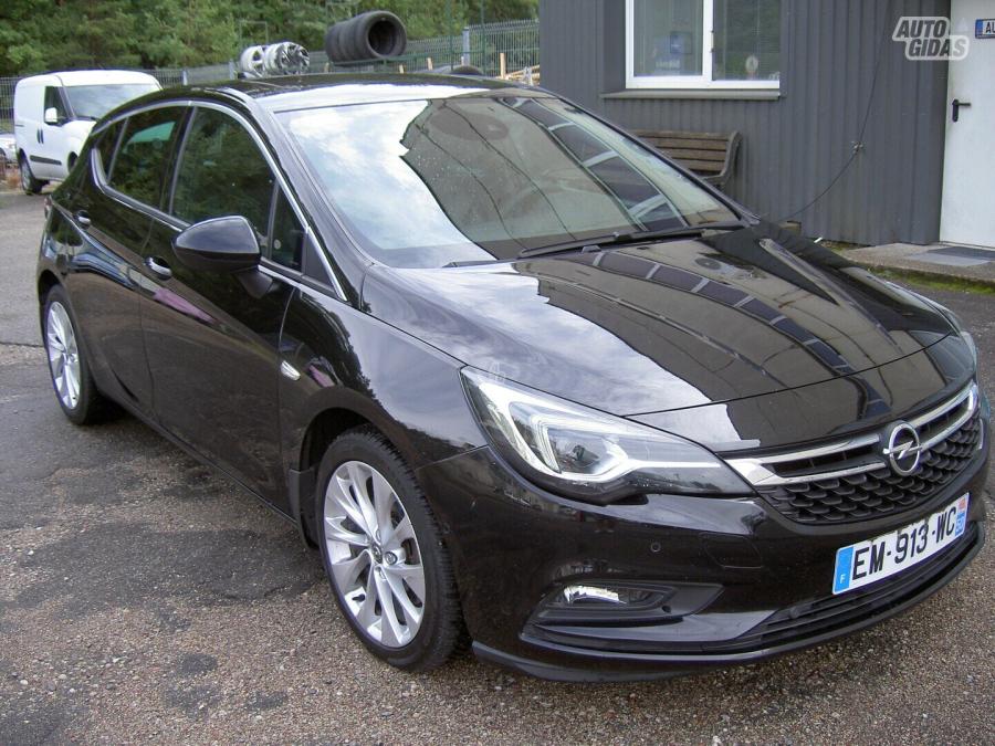 Black Opel Astra 2017 in Vilnius, with an engine capacity of 1.60 L and mileage of 191 thousand km for 7599 €, photo 15 on AUTOMOTO.COM.LV