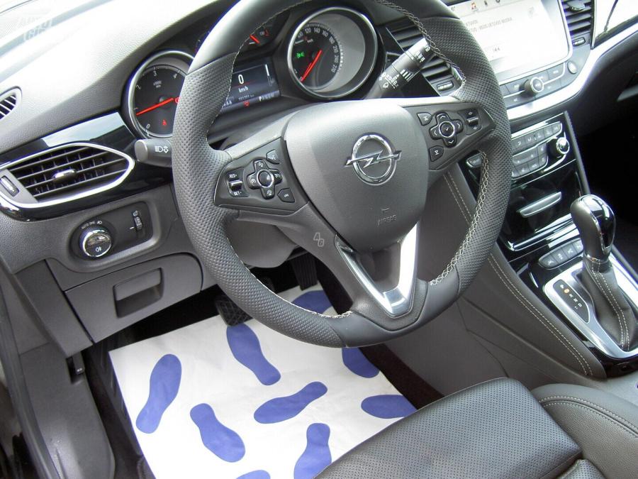 Black Opel Astra 2017 in Vilnius, with an engine capacity of 1.60 L and mileage of 191 thousand km for 7599 €, photo 18 on AUTOMOTO.COM.LV