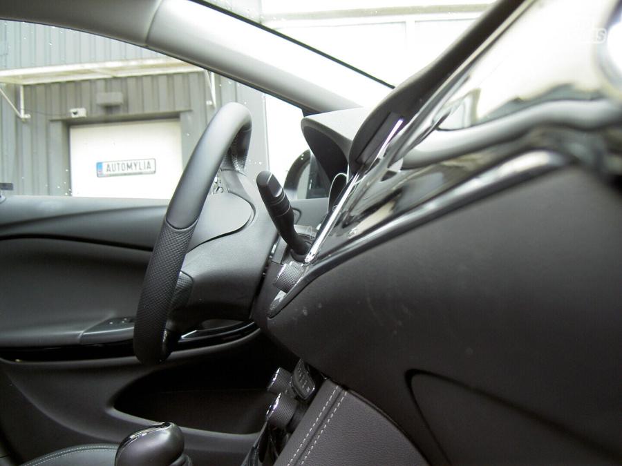 Black Opel Astra 2017 in Vilnius, with an engine capacity of 1.60 L and mileage of 191 thousand km for 7599 €, photo 22 on AUTOMOTO.COM.LV