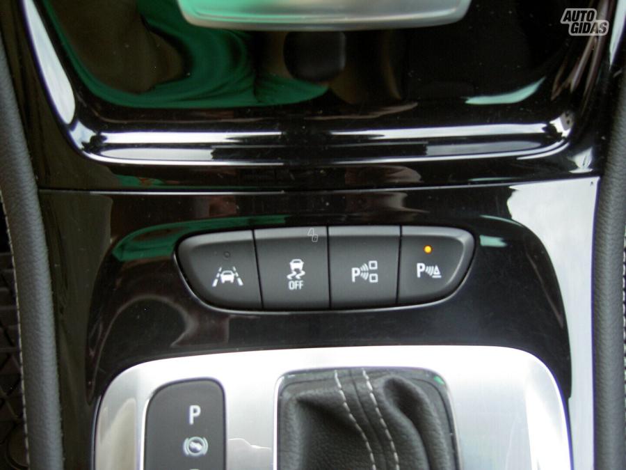 Black Opel Astra 2017 in Vilnius, with an engine capacity of 1.60 L and mileage of 191 thousand km for 7599 €, photo 23 on AUTOMOTO.COM.LV