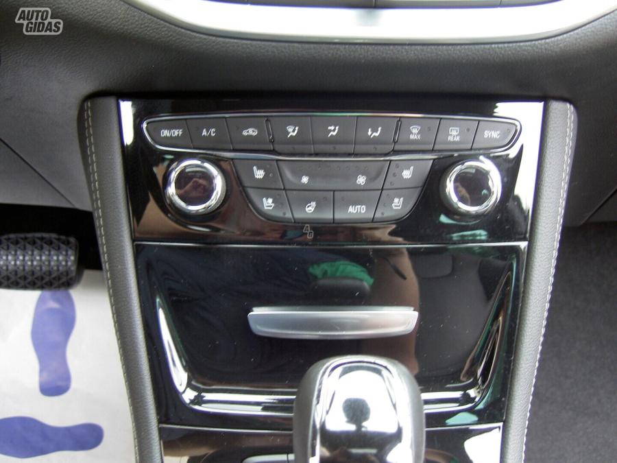Black Opel Astra 2017 in Vilnius, with an engine capacity of 1.60 L and mileage of 191 thousand km for 7599 €, photo 26 on AUTOMOTO.COM.LV