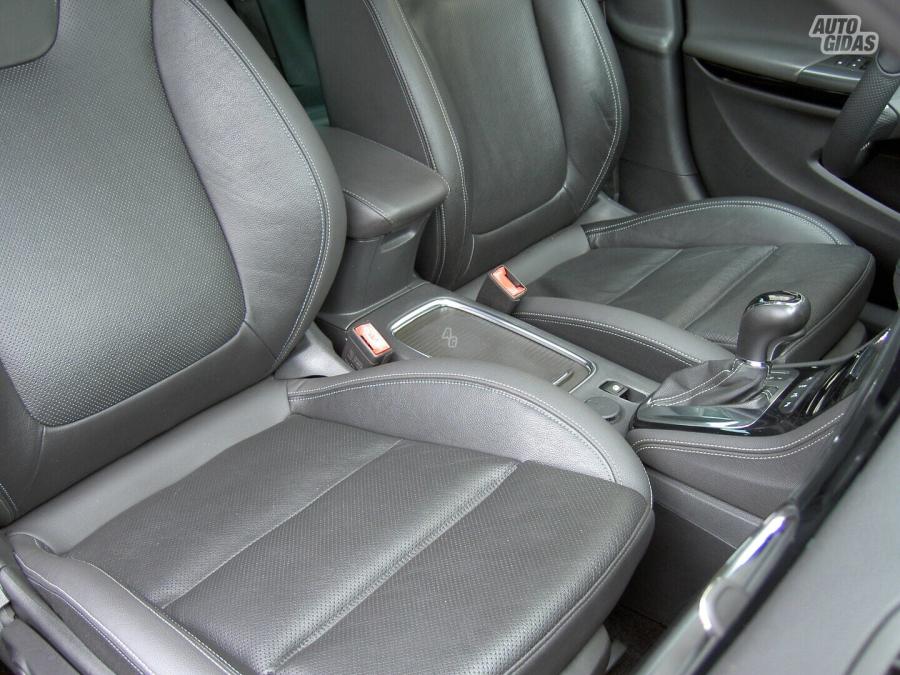 Black Opel Astra 2017 in Vilnius, with an engine capacity of 1.60 L and mileage of 191 thousand km for 7599 €, photo 27 on AUTOMOTO.COM.LV