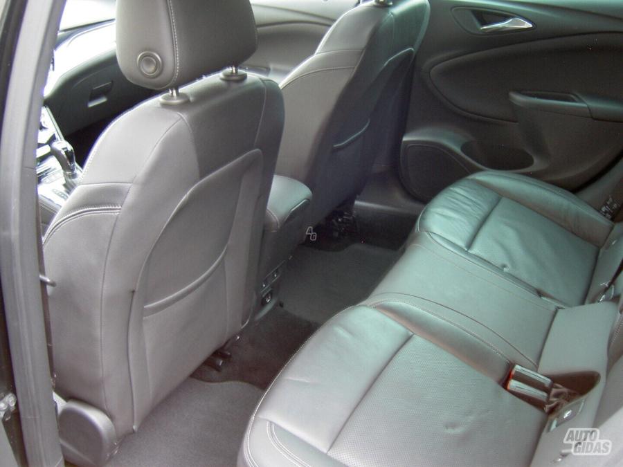 Black Opel Astra 2017 in Vilnius, with an engine capacity of 1.60 L and mileage of 191 thousand km for 7599 €, photo 32 on AUTOMOTO.COM.LV