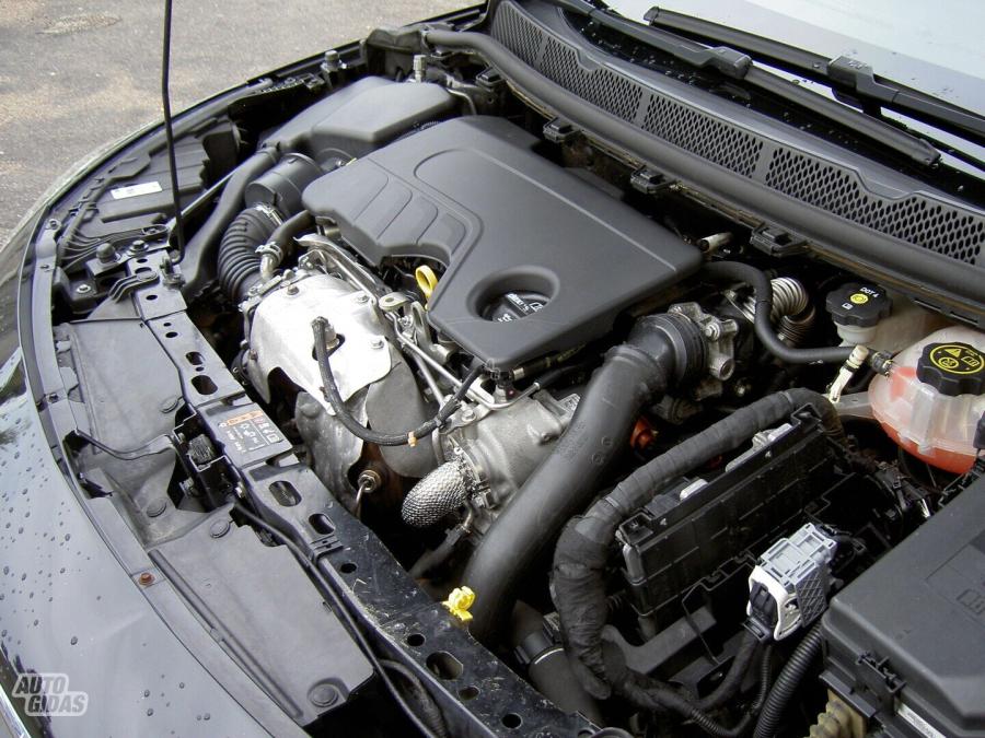 Black Opel Astra 2017 in Vilnius, with an engine capacity of 1.60 L and mileage of 191 thousand km for 7599 €, photo 36 on AUTOMOTO.COM.LV