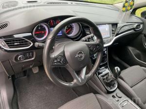 Black Opel Astra 2017 in Daugavpils, with an engine capacity of 1.60 L and mileage of 165 thousand km for 7990 €, photo 5 on AUTOMOTO.COM.LV