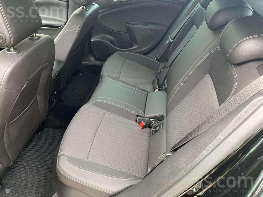Black Opel Astra 2017 in Daugavpils, with an engine capacity of 1.60 L and mileage of 165 thousand km for 7990 €, photo 7 on AUTOMOTO.COM.LV