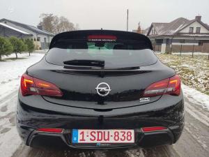 Black Opel Astra 2018 in Siauliai, with an engine capacity of 1.60 L and mileage of 180 thousand km for 6450 €, photo 5 on AUTOMOTO.COM.LV