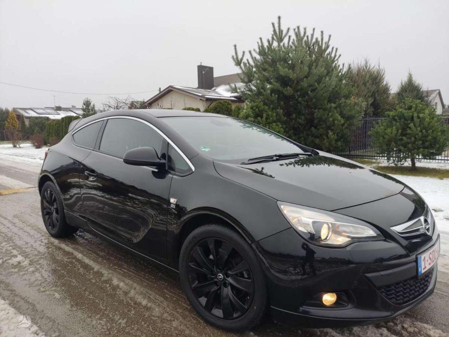 Black Opel Astra 2018 in Siauliai, with an engine capacity of 1.60 L and mileage of 180 thousand km for 6450 €, photo 13 on AUTOMOTO.COM.LV
