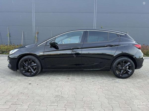 Black Opel Astra 2018 in Vilnius, with an engine capacity of 1.60 L and mileage of 216 thousand km for 8950 €, photo 4 on AUTOMOTO.COM.LV