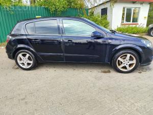 Melns Opel Astra 2019 Rīga, ar dzinēja tilpumu 1.90 L un nobraukumu 300 tūkst. km par 3000 €, foto 3 vietnē AUTOMOTO.COM.LV