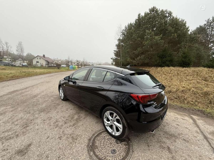 Black Opel Astra 2019 in Utena, with an engine capacity of 1.60 L and mileage of 208 thousand km for 7400 €, photo 7 on AUTOMOTO.COM.LV