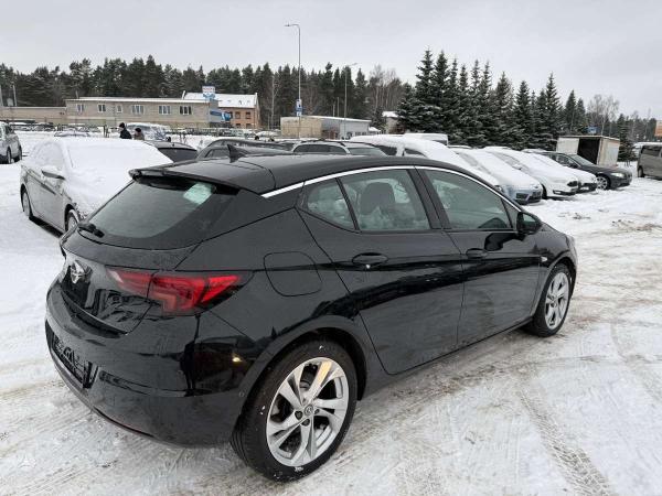 Black Opel Astra 2019 in Utena, with an engine capacity of 1.60 L and mileage of 208 thousand km for 7350 €, photo 4 on AUTOMOTO.COM.LV