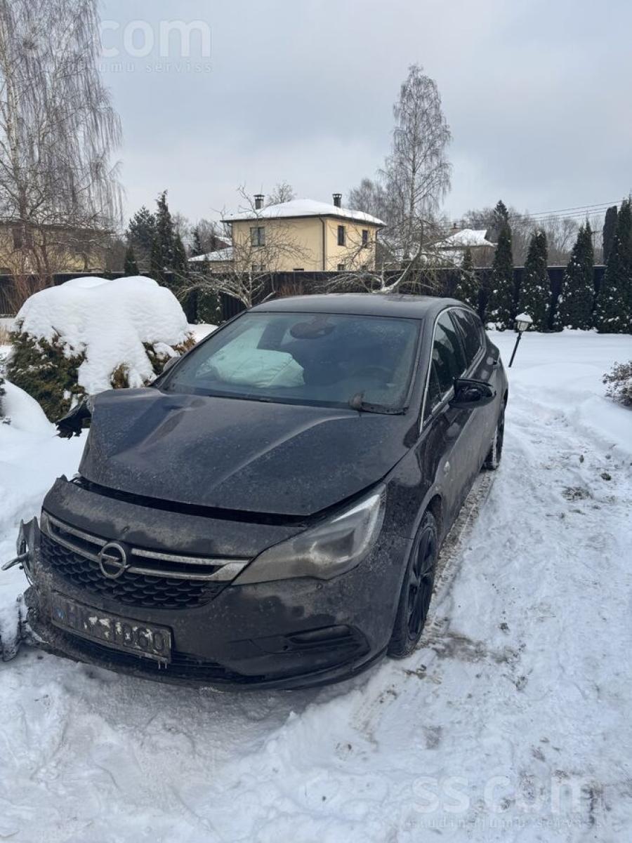Black Opel Astra 2019 in Riga, with an engine capacity of 1.40 L and mileage of 143 thousand km for 5000 €, photo 4 on AUTOMOTO.COM.LV