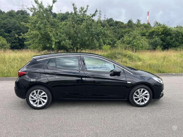 Black Opel Astra 2020 in Vilnius, with an engine capacity of 1.50 L and mileage of 189 thousand km for 7950 €, photo 4 on AUTOMOTO.COM.LV