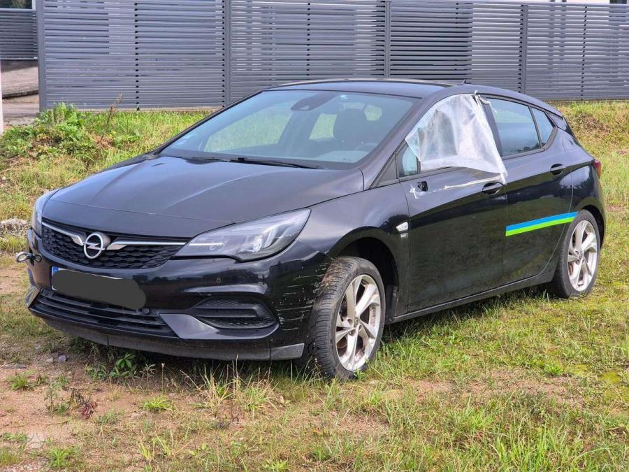 Melns Opel Astra 2020 Tauragė, ar dzinēja tilpumu 1.20 L un nobraukumu 1000 tūkst. km par 3000 €, foto 3 vietnē AUTOMOTO.COM.LV