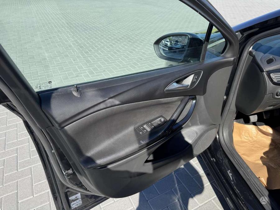 Black Opel Astra 2021 in Telschi, with an engine capacity of 1.20 L and mileage of 161 thousand km for 7999 €, photo 22 on AUTOMOTO.COM.LV